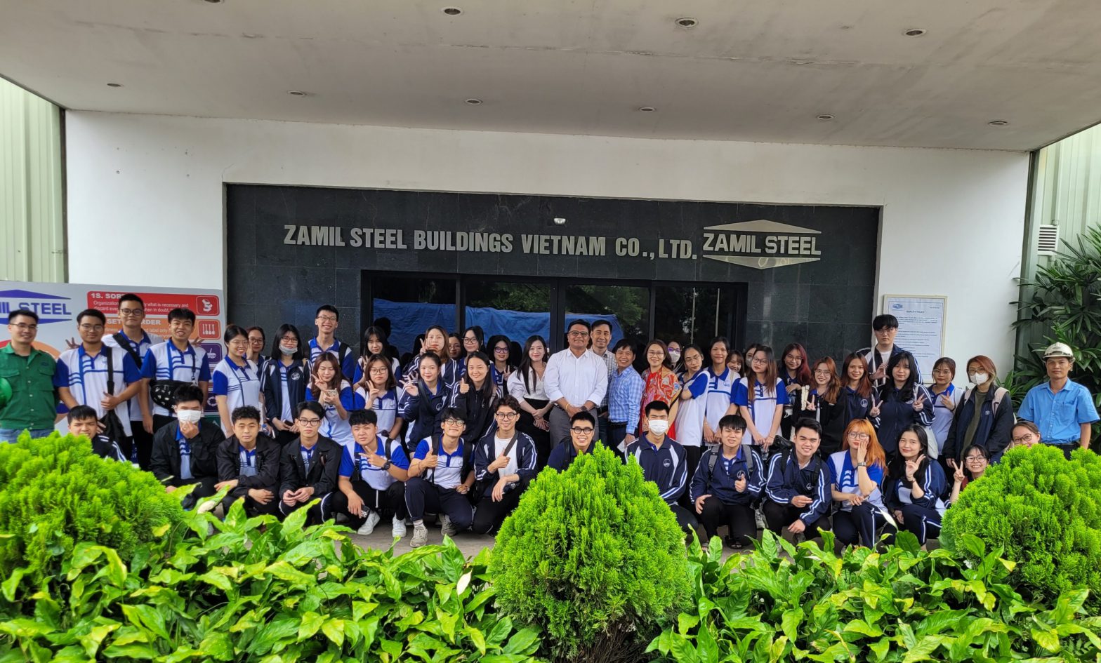 Sinh viên ngành Kinh doanh quốc tế thăm quan Nhà thép Zamil Việt Nam ...