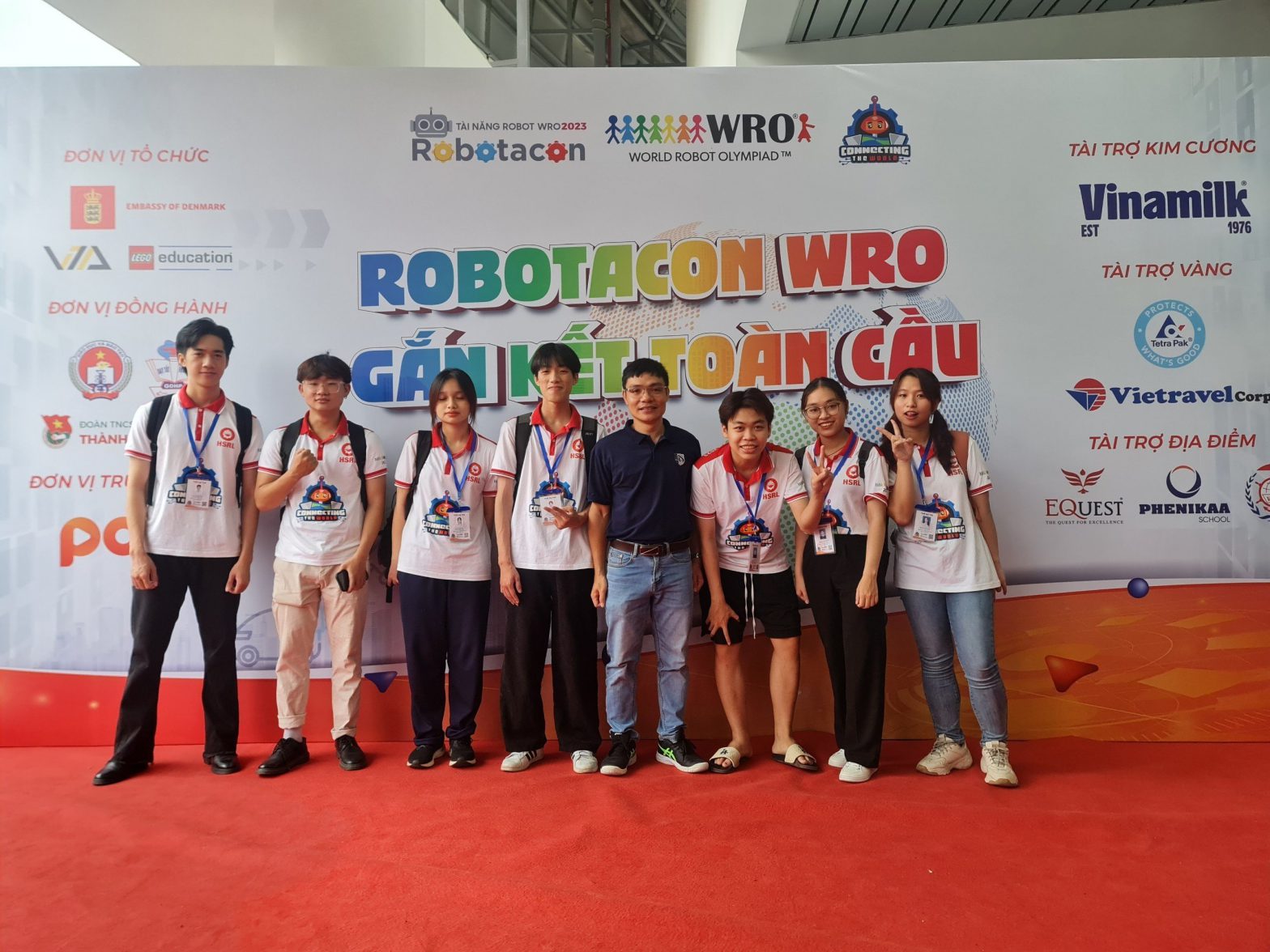 Sinh viên năm thứ Nhất ngành Tự động hóa và Tin học giành giải tại Cuộc thi Robotacon- WRO 2023 ...