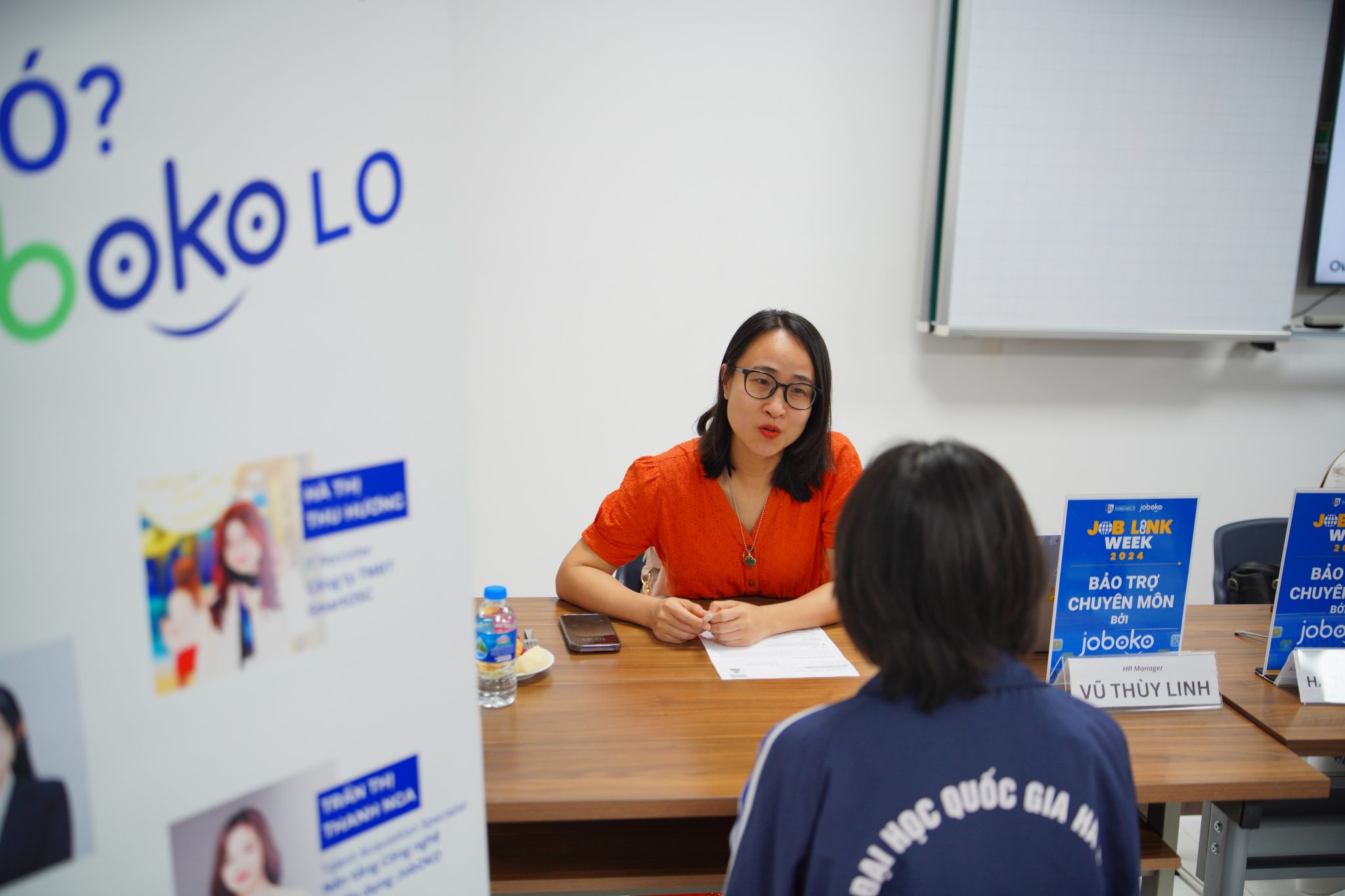 VNU-IS Job Link Week 2024: Students were truly connected and recruited ...