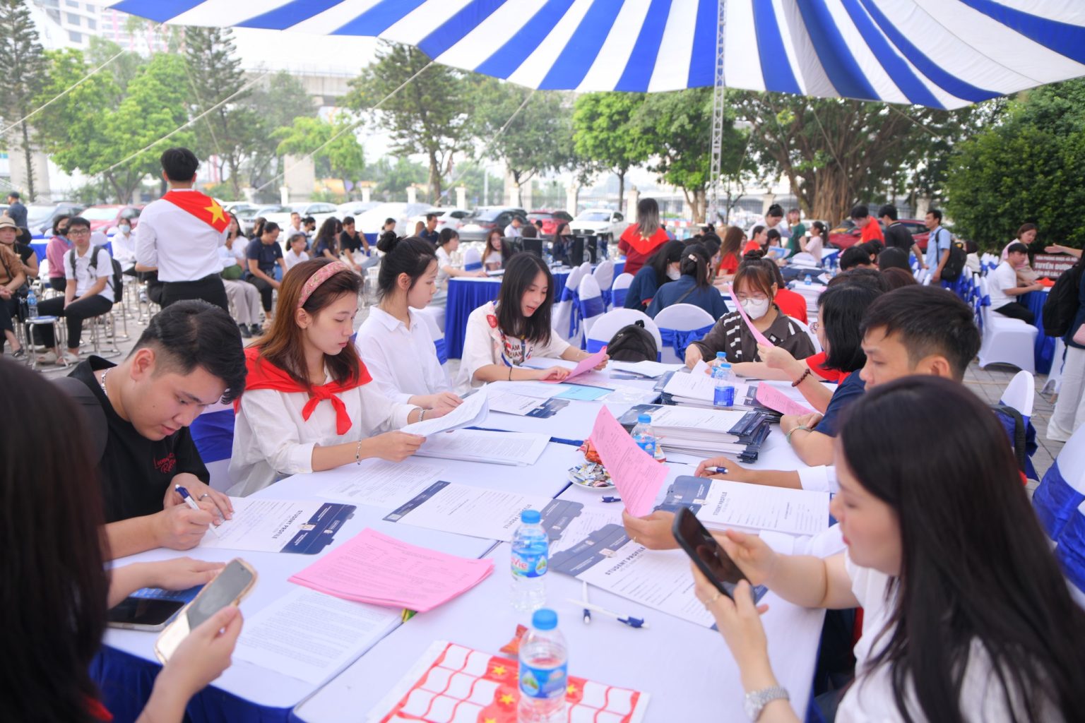 Chào đón các tân sinh viên K24 đến với ngôi nhà chung VNU-IS - Trường ...